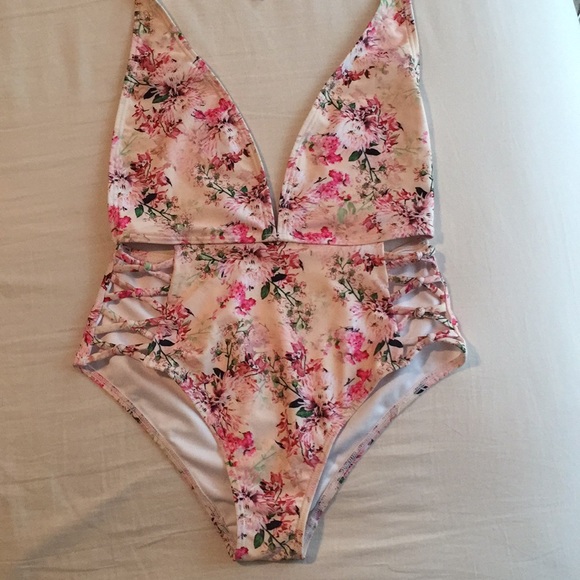 Peek & Beau | Swim | Very Rare Peek Beau Floral Plunge Onepiece Swim ...